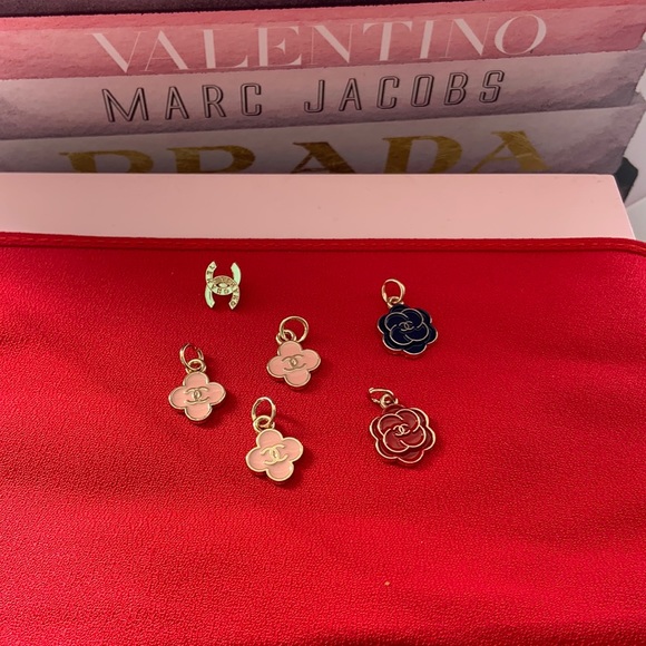 Accessories | Price Is For Only One Cc Zipper Pullscharm Stamped On ...